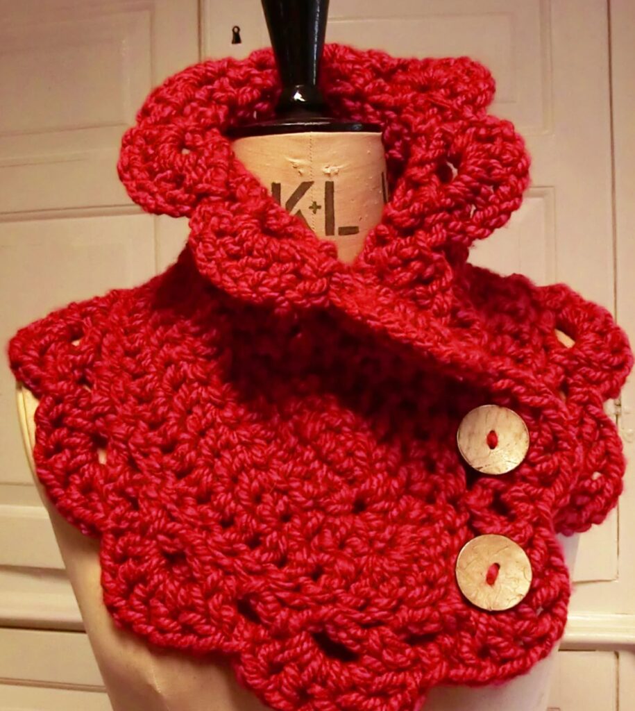 Bold Chunky Crochet Cowl Pattern PDF – Gemma Goth Neck Warmer